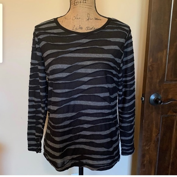 Simply Vera Vera Wang | Tops | Host Pick Fun Petite Top | Poshmark
